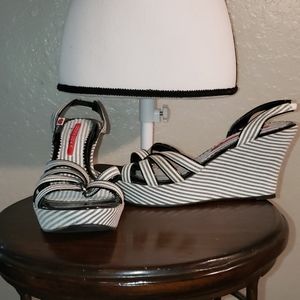 Donna Loka | Shoes | Nwot Sandals | Poshmark